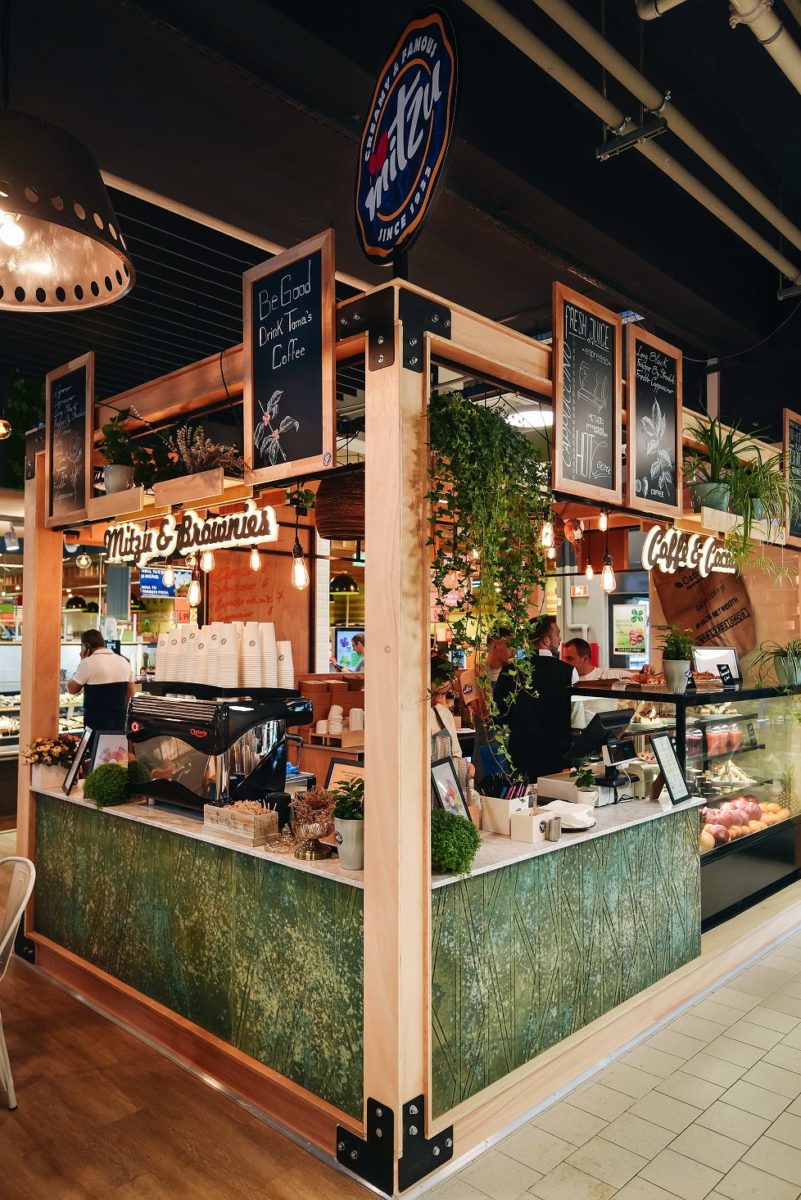 German retailer adds food court, open mall area to Romanian stores ...