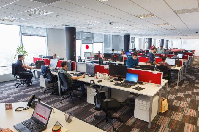 Lenovo reaches 160 employees in Romania, moves to bigger office ...