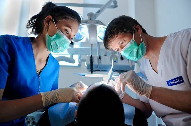 Romanian healthcare services provider Medlife opens first dental clinic ...