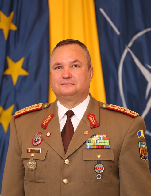 President extends mandate of current Romanian Army commander | Romania ...