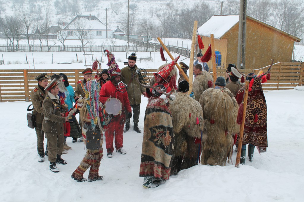 Welcoming the New Year in Romania the traditional way | Romania Insider