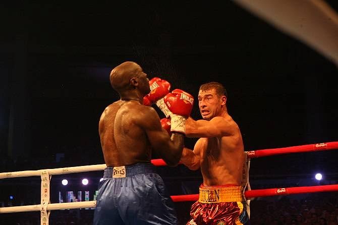 Former Romanian ministers, on the ropes for illegal financing of boxing ...