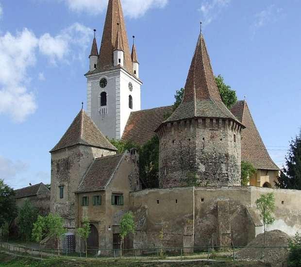 Restoration work uncovers 15th century frescoes in Romanian fortified ...
