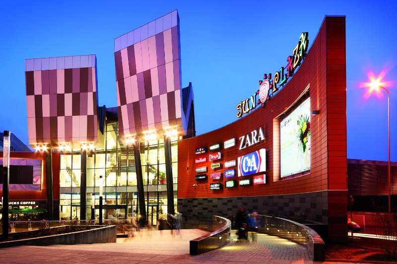 Largest mall in southern Bucharest sees record number of visitors ...