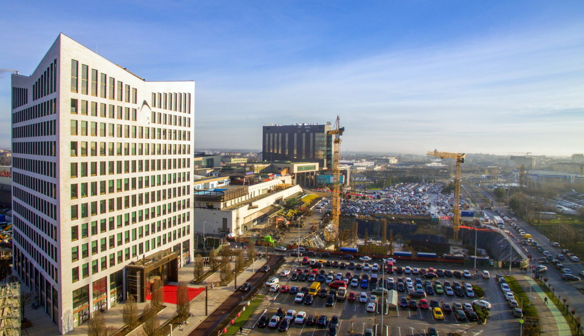 Local developer brings 100 new retailers to its Timisoara mall ...